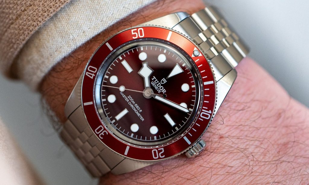 TUDOR Black Bay 58 Bordeauxrot: Diese Farbe sah keiner kommen - ALTHERR ...